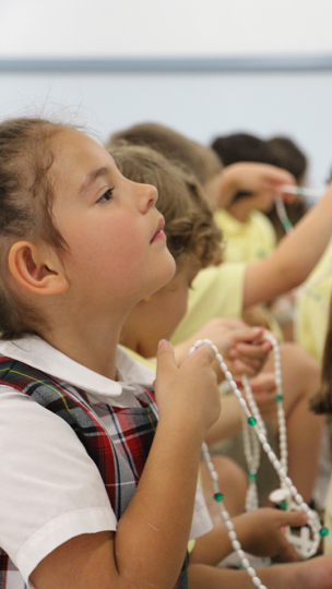 Kindergarten Students Receive Rosaries from Rosary Guild | Monsignor ...